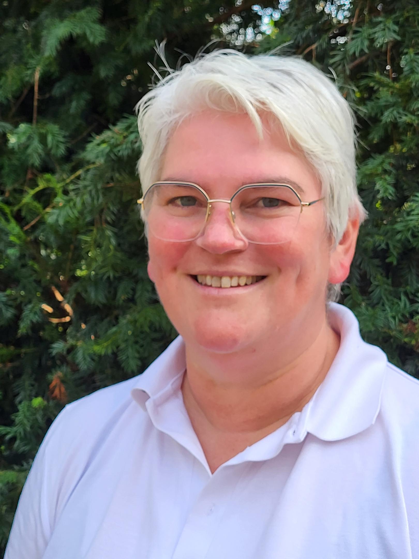 Mitarbeiter/innen im Büro